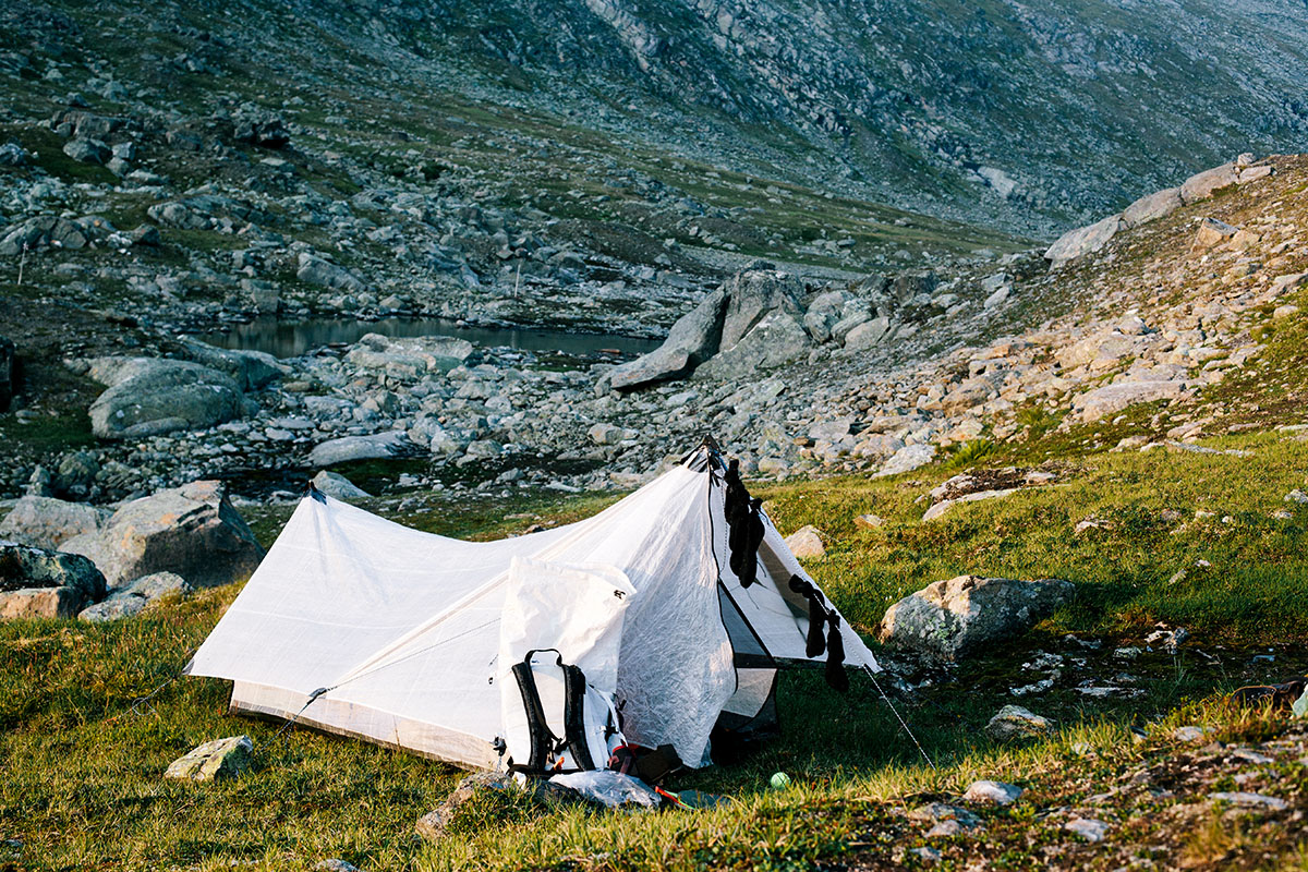 Comparing the Pros and Cons of Freestanding and Non-Freestanding Tents ...